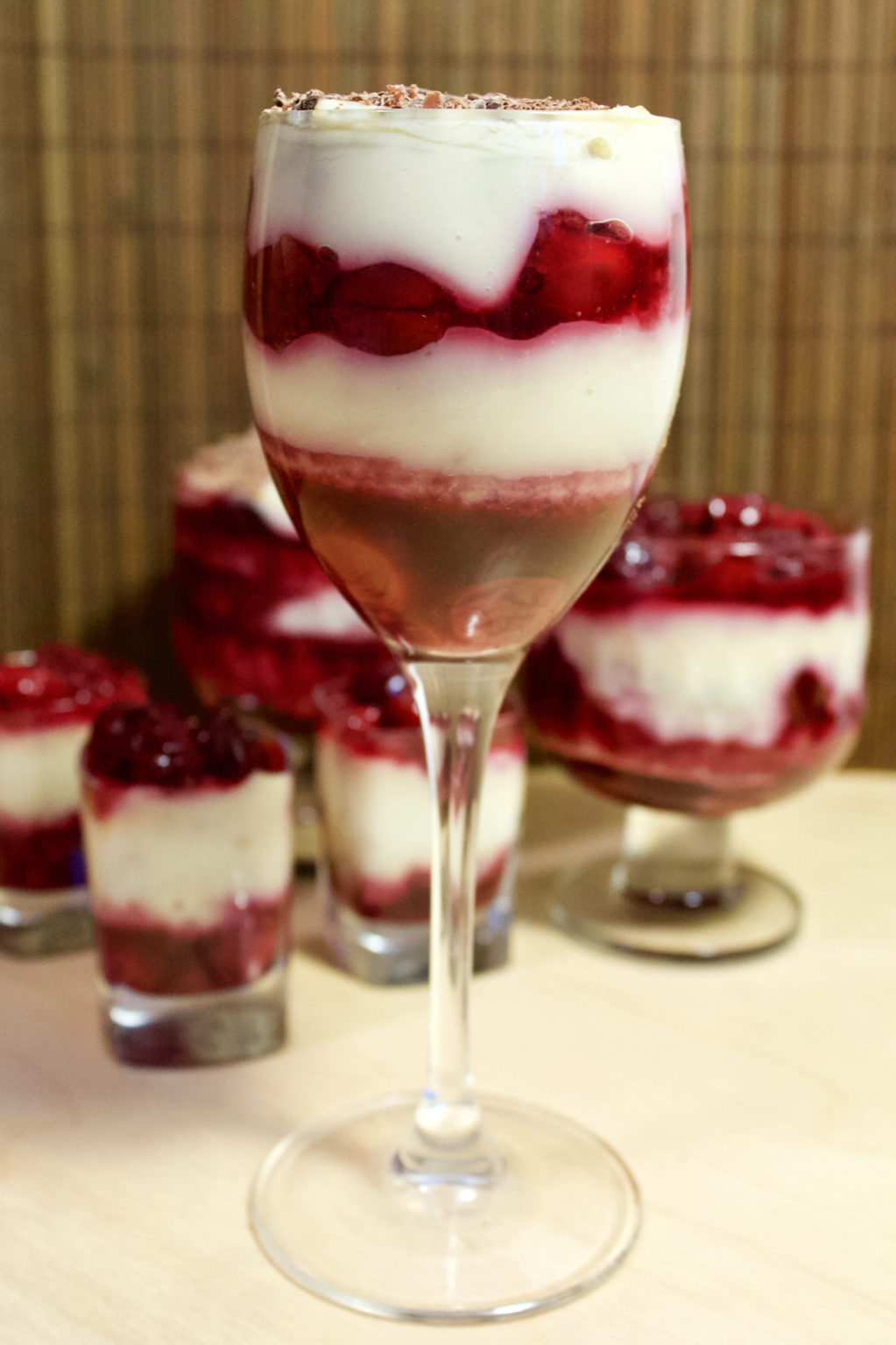 Kihiline kirsimagustoit – Veganmaailm – 100% taimne