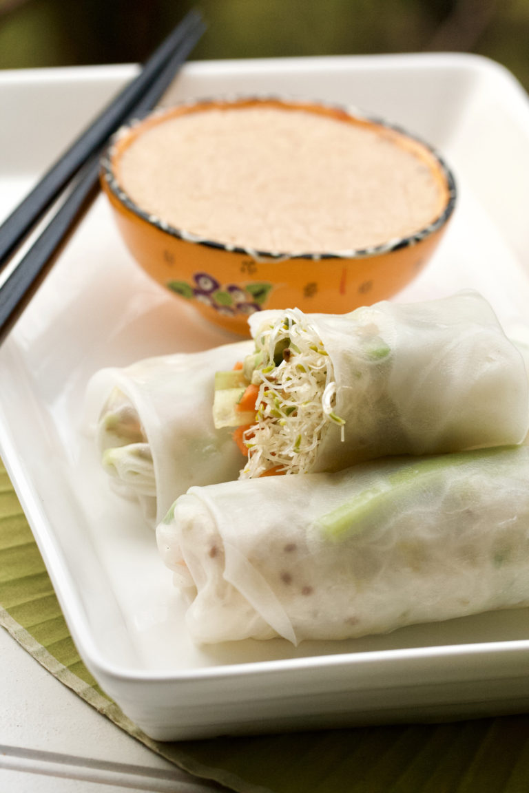 Tai kevadrullid maapähklikastmega – Veganmaailm – 100% taimne