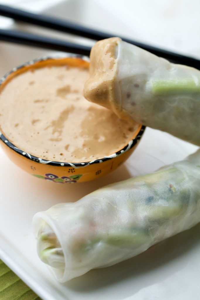 Tai kevadrullid maapähklikastmega – Veganmaailm – 100% taimne